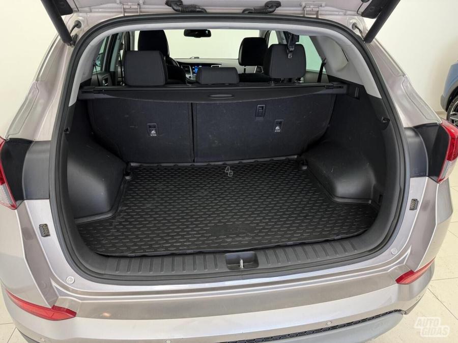White Hyundai Tucson 2017 in Vilnius, with an engine capacity of 1.60 L and mileage of 92 thousand km for 13990 €, photo 29 on AUTOMOTO.COM.LV