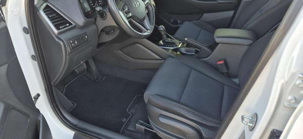 White Hyundai Tucson 2017 in Marijampole, with an engine capacity of 2.00 L and mileage of 212 thousand km for 12450 €, photo 10 on AUTOMOTO.COM.LV