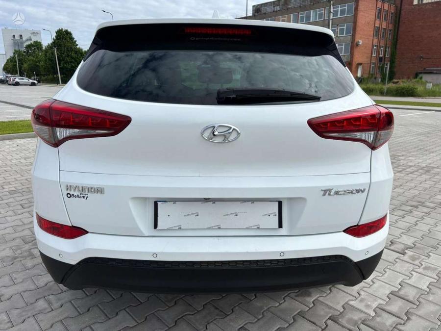 White Hyundai Tucson 2017 in Taurage, with an engine capacity of 1.69 L and mileage of 197 thousand km for 9950 €, photo 7 on AUTOMOTO.COM.LV