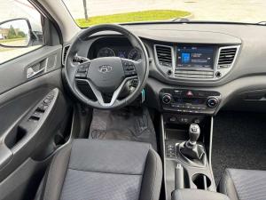 White Hyundai Tucson 2017 in Taurage, with an engine capacity of 1.69 L and mileage of 197 thousand km for 9950 €, photo 12 on AUTOMOTO.COM.LV