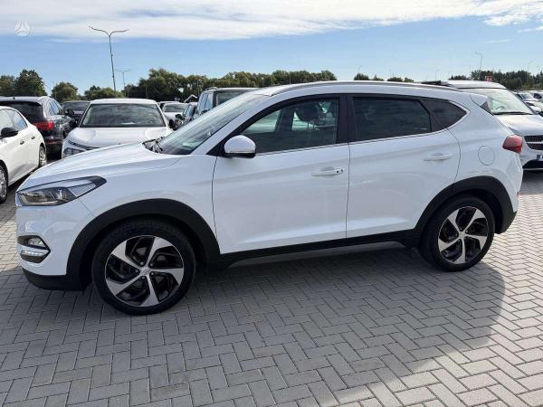 White Hyundai Tucson 2017 in Taurage, with an engine capacity of 1.69 L and mileage of 188 thousand km for 11900 €, photo 6 on AUTOMOTO.COM.LV