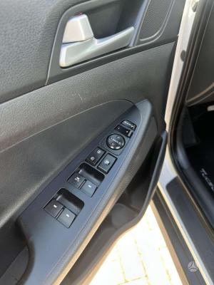Balts Hyundai Tucson 2017 Šauļi, ar dzinēja tilpumu 2.00 L un nobraukumu 192 tūkst. km par 10350 €, foto 19 vietnē AUTOMOTO.COM.LV