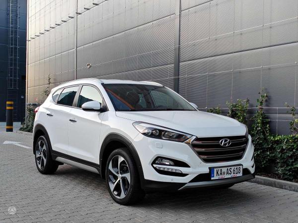 Hyundai Tucson 2017 in Klaipeda on AUTOMOTO.COM.LV White Hyundai Tucson 2017 in Klaipeda, with an engine capacity of 2.00 L and mileage of 194 thousand km for 12950 €, photo 1 on AUTOMOTO.COM.LV
