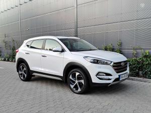 White Hyundai Tucson 2017 in Klaipeda, with an engine capacity of 2.00 L and mileage of 194 thousand km for 12950 €, photo 4 on AUTOMOTO.COM.LV