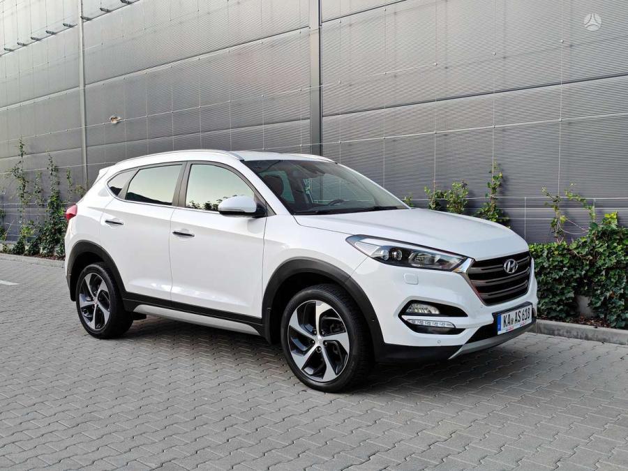 White Hyundai Tucson 2017 in Klaipeda, with an engine capacity of 2.00 L and mileage of 194 thousand km for 12950 €, photo 4 on AUTOMOTO.COM.LV
