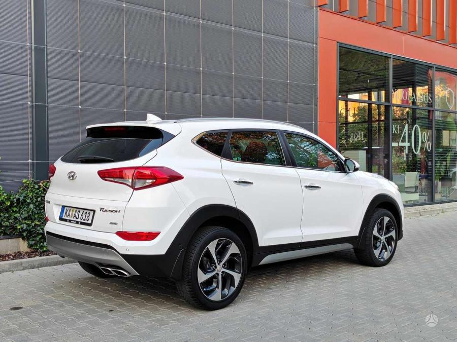 White Hyundai Tucson 2017 in Klaipeda, with an engine capacity of 2.00 L and mileage of 194 thousand km for 12950 €, photo 6 on AUTOMOTO.COM.LV