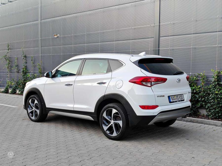 White Hyundai Tucson 2017 in Klaipeda, with an engine capacity of 2.00 L and mileage of 194 thousand km for 12950 €, photo 11 on AUTOMOTO.COM.LV