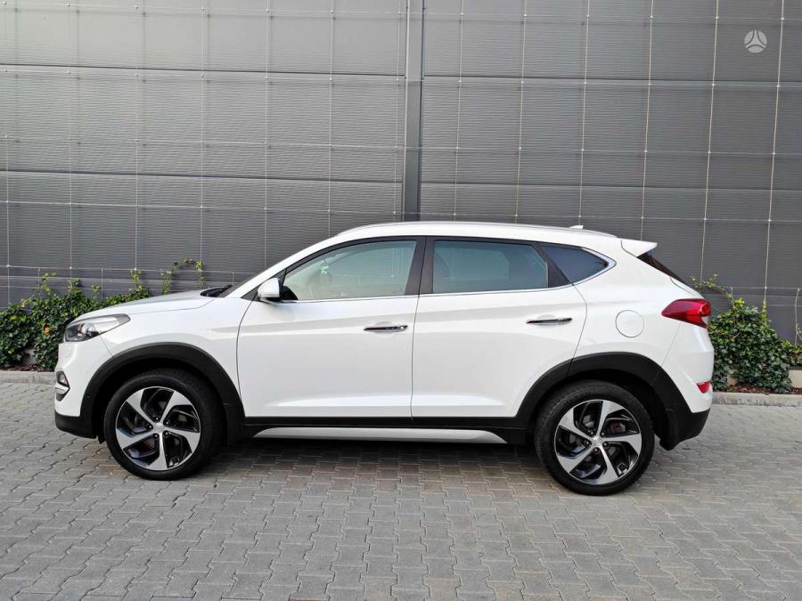 White Hyundai Tucson 2017 in Klaipeda, with an engine capacity of 2.00 L and mileage of 194 thousand km for 12950 €, photo 12 on AUTOMOTO.COM.LV