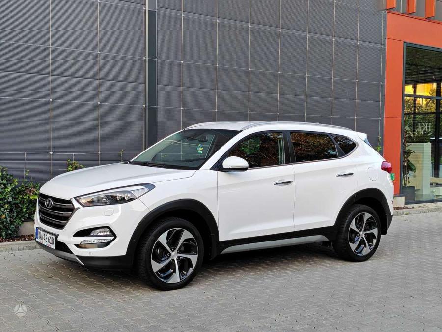 White Hyundai Tucson 2017 in Klaipeda, with an engine capacity of 2.00 L and mileage of 194 thousand km for 12950 €, photo 13 on AUTOMOTO.COM.LV
