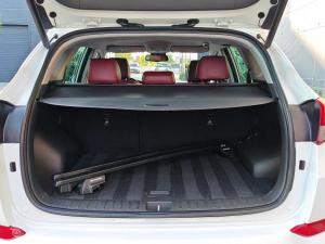 White Hyundai Tucson 2017 in Klaipeda, with an engine capacity of 2.00 L and mileage of 194 thousand km for 12950 €, photo 18 on AUTOMOTO.COM.LV