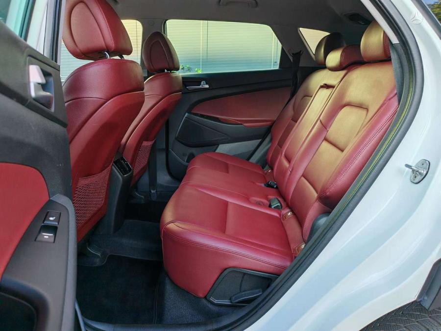 White Hyundai Tucson 2017 in Klaipeda, with an engine capacity of 2.00 L and mileage of 194 thousand km for 12950 €, photo 20 on AUTOMOTO.COM.LV