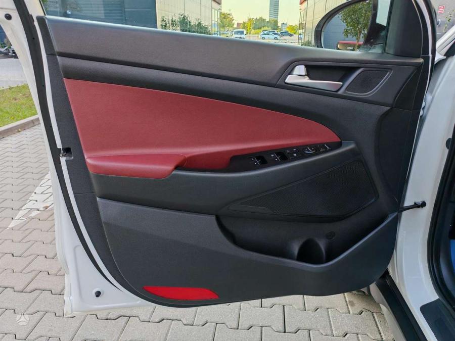 White Hyundai Tucson 2017 in Klaipeda, with an engine capacity of 2.00 L and mileage of 194 thousand km for 12950 €, photo 21 on AUTOMOTO.COM.LV