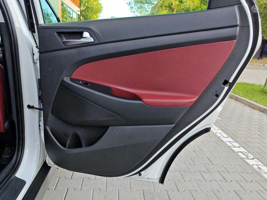 White Hyundai Tucson 2017 in Klaipeda, with an engine capacity of 2.00 L and mileage of 194 thousand km for 12950 €, photo 42 on AUTOMOTO.COM.LV