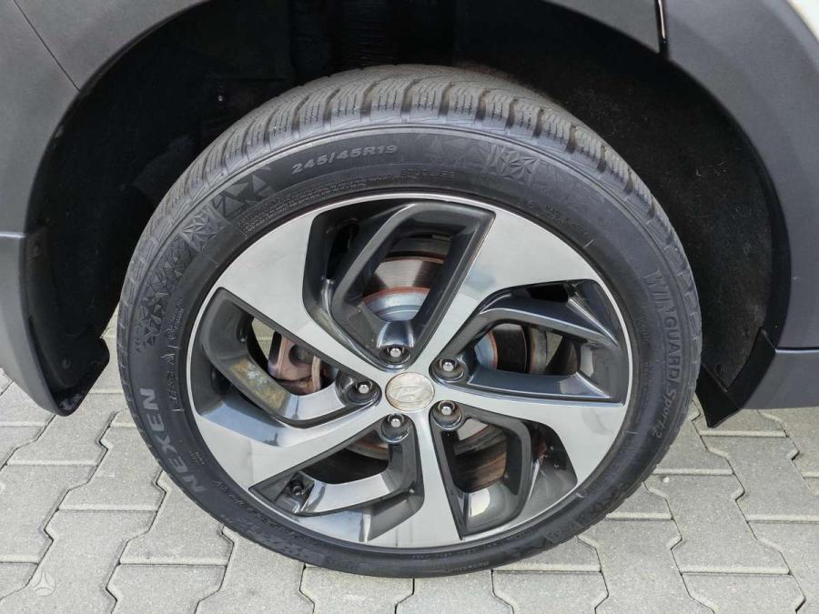 White Hyundai Tucson 2017 in Klaipeda, with an engine capacity of 2.00 L and mileage of 194 thousand km for 12950 €, photo 49 on AUTOMOTO.COM.LV