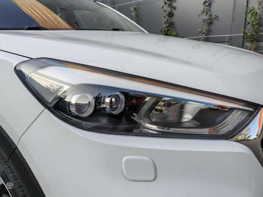 White Hyundai Tucson 2017 in Klaipeda, with an engine capacity of 2.00 L and mileage of 194 thousand km for 12950 €, photo 51 on AUTOMOTO.COM.LV