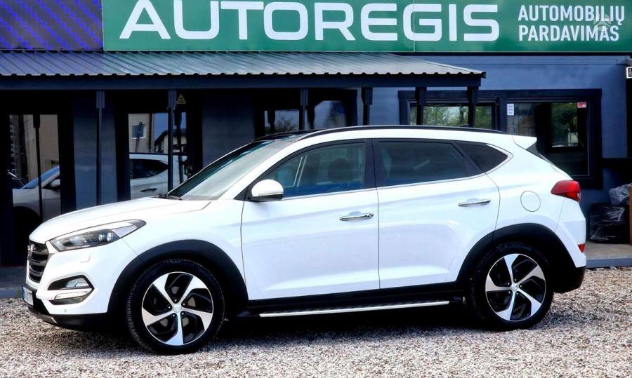 White Hyundai Tucson 2017 in Kretinga, with an engine capacity of 2.00 L and mileage of 231 thousand km for 13750 €, photo 1 on AUTOMOTO.COM.LV