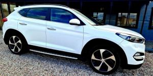 White Hyundai Tucson 2017 in Kretinga, with an engine capacity of 2.00 L and mileage of 231 thousand km for 13750 €, photo 4 on AUTOMOTO.COM.LV