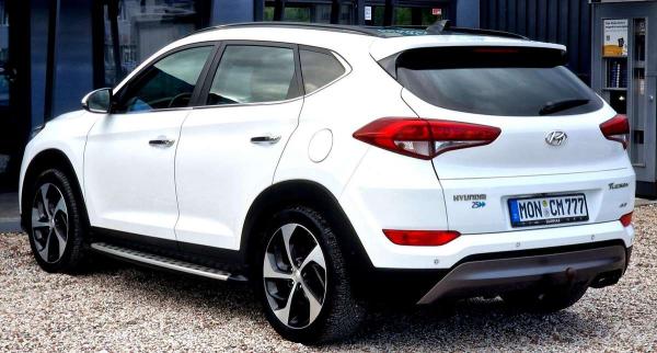 White Hyundai Tucson 2017 in Kretinga, with an engine capacity of 2.00 L and mileage of 231 thousand km for 13750 €, photo 7 on AUTOMOTO.COM.LV