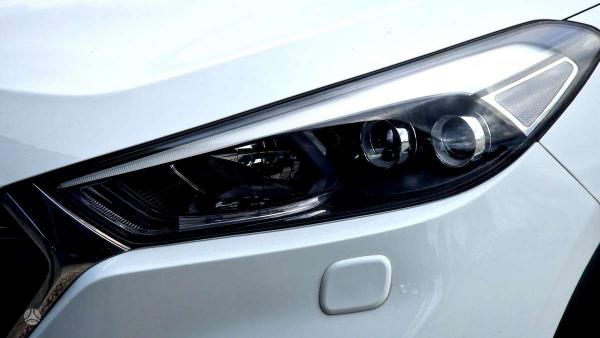 White Hyundai Tucson 2017 in Kretinga, with an engine capacity of 2.00 L and mileage of 231 thousand km for 13750 €, photo 9 on AUTOMOTO.COM.LV