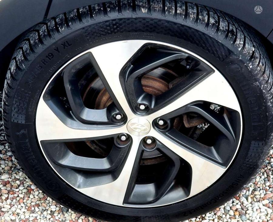 White Hyundai Tucson 2017 in Kretinga, with an engine capacity of 2.00 L and mileage of 231 thousand km for 13750 €, photo 11 on AUTOMOTO.COM.LV