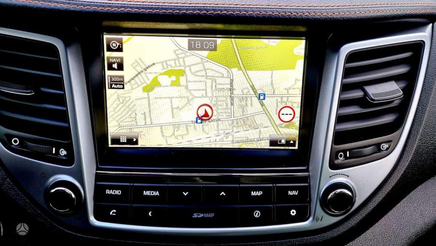 White Hyundai Tucson 2017 in Kretinga, with an engine capacity of 2.00 L and mileage of 231 thousand km for 13750 €, photo 28 on AUTOMOTO.COM.LV