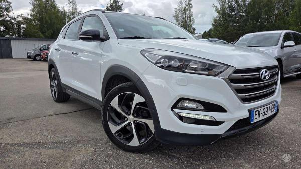 Hyundai Tucson 2017 Tauragė vietnē Balts Hyundai Tucson 2017 Tauragė, ar dzinēja tilpumu 1.69 L un nobraukumu 168 tūkst. km par 12800 €, foto 5 vietnē AUTOMOTO.COM.LV