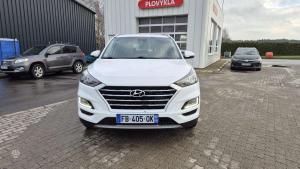 White Hyundai Tucson 2018 in Taurage, with an engine capacity of 1.60 L and mileage of 104 thousand km for 11990 €, photo 2 on AUTOMOTO.COM.LV
