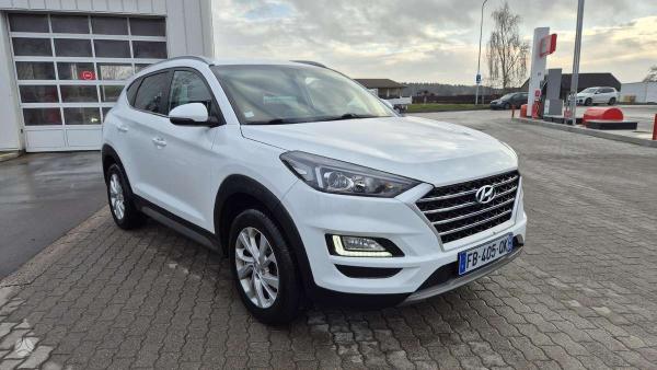 White Hyundai Tucson 2018 in Taurage, with an engine capacity of 1.60 L and mileage of 104 thousand km for 11990 €, photo 3 on AUTOMOTO.COM.LV