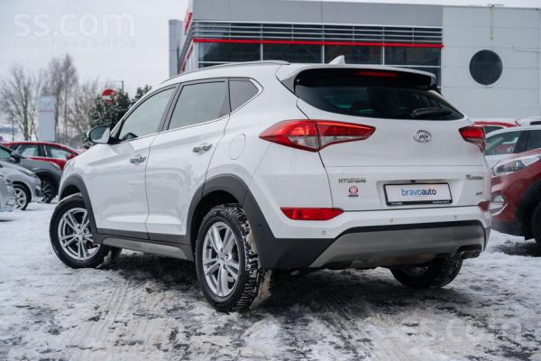 Balts Hyundai Tucson 2018 Rīga, ar dzinēja tilpumu 1.60 L un nobraukumu 134 tūkst. km par 15990 €, foto 4 vietnē AUTOMOTO.COM.LV