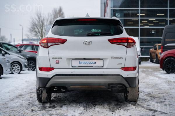 Balts Hyundai Tucson 2018 Rīga, ar dzinēja tilpumu 1.60 L un nobraukumu 134 tūkst. km par 15990 €, foto 5 vietnē AUTOMOTO.COM.LV