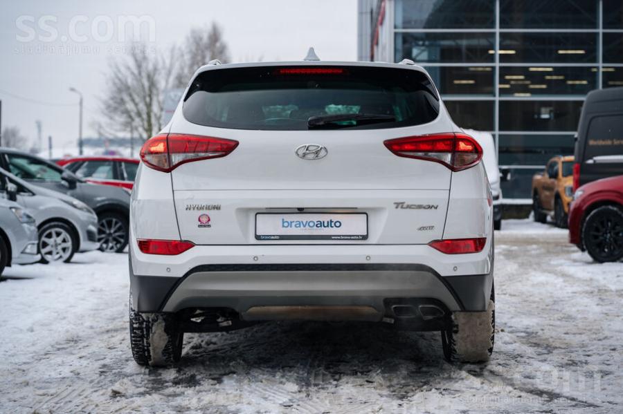 Balts Hyundai Tucson 2018 Rīga, ar dzinēja tilpumu 1.60 L un nobraukumu 134 tūkst. km par 15990 €, foto 5 vietnē AUTOMOTO.COM.LV