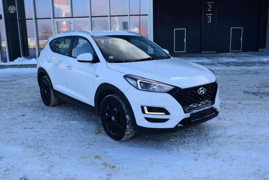 White Hyundai Tucson 2018 in Vilnius, with an engine capacity of 1.59 L and mileage of 116 thousand km for 14950 €, photo 1 on AUTOMOTO.COM.LV