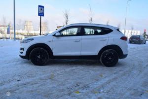 White Hyundai Tucson 2018 in Vilnius, with an engine capacity of 1.59 L and mileage of 116 thousand km for 14950 €, photo 4 on AUTOMOTO.COM.LV