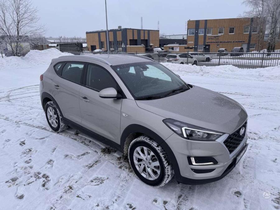 White Hyundai Tucson 2018 in Kaunas, with an engine capacity of 1.59 L and mileage of 121 thousand km for 13700 €, photo 2 on AUTOMOTO.COM.LV