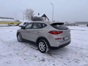 White Hyundai Tucson 2018 in Kaunas, with an engine capacity of 1.59 L and mileage of 121 thousand km for 13700 €, photo 6 on AUTOMOTO.COM.LV