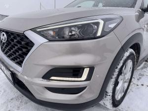White Hyundai Tucson 2018 in Kaunas, with an engine capacity of 1.59 L and mileage of 121 thousand km for 13700 €, photo 9 on AUTOMOTO.COM.LV
