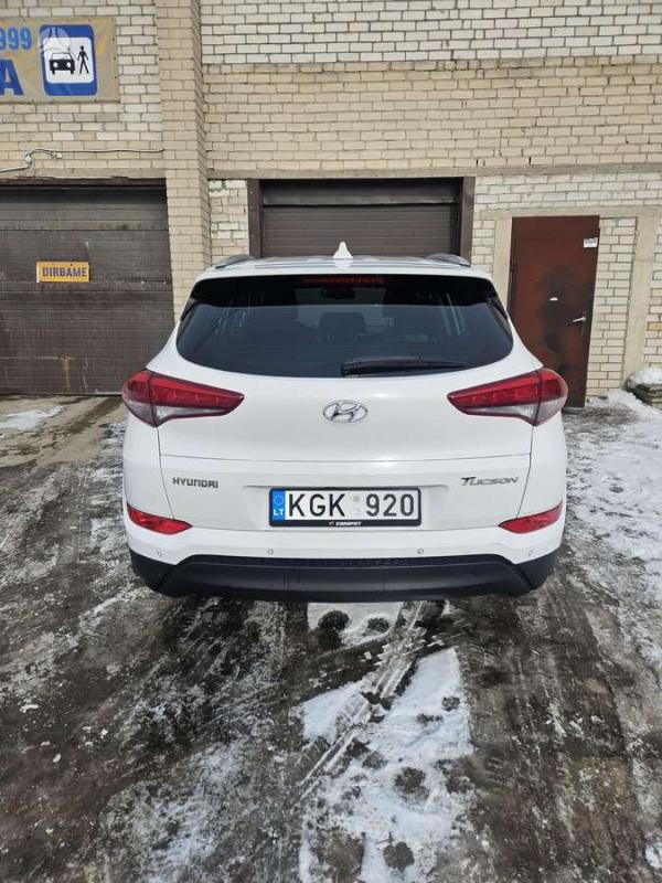 White Hyundai Tucson 2018 in Vilnius, with an engine capacity of 1.59 L and mileage of 153 thousand km for 12500 €, photo 6 on AUTOMOTO.COM.LV