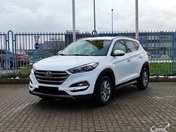 White Hyundai Tucson 2018 in Avizieniai, with an engine capacity of 1.60 L and mileage of 201 thousand km for 11900 €, photo 1 on AUTOMOTO.COM.LV