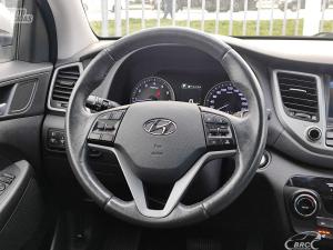 White Hyundai Tucson 2018 in Avizieniai, with an engine capacity of 1.60 L and mileage of 201 thousand km for 11900 €, photo 16 on AUTOMOTO.COM.LV