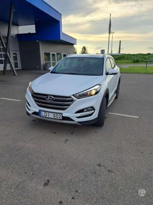 White Hyundai Tucson 2018 in Mazeikiai, with an engine capacity of 1.59 L and mileage of 45 thousand km for 16150 €, photo  on AUTOMOTO.COM.LV