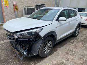 Balts Hyundai Tucson 2018 Panevēža, ar dzinēja tilpumu 1.69 L un nobraukumu 179 tūkst. km par 3900 €, foto  vietnē AUTOMOTO.COM.LV