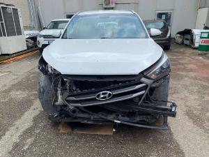 Balts Hyundai Tucson 2018 Panevēža, ar dzinēja tilpumu 1.69 L un nobraukumu 179 tūkst. km par 3900 €, foto 4 vietnē AUTOMOTO.COM.LV