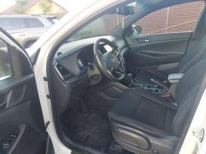 White Hyundai Tucson 2018 in Kaunas, with an engine capacity of 1.69 L and mileage of 213 thousand km for 12999 €, photo 15 on AUTOMOTO.COM.LV