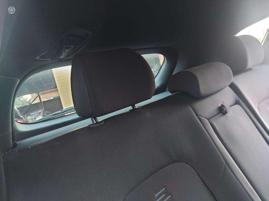 White Hyundai Tucson 2018 in Kaunas, with an engine capacity of 1.69 L and mileage of 213 thousand km for 12999 €, photo 23 on AUTOMOTO.COM.LV