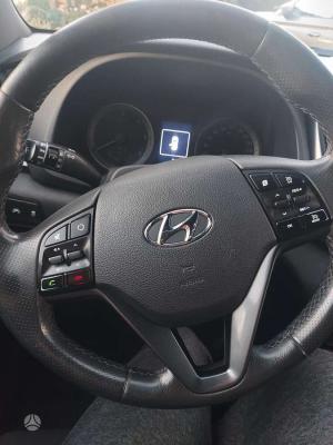 White Hyundai Tucson 2018 in Kaunas, with an engine capacity of 1.69 L and mileage of 213 thousand km for 12999 €, photo 34 on AUTOMOTO.COM.LV
