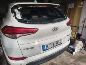 White Hyundai Tucson 2018 in Vilnius, with an engine capacity of 1.60 L and mileage of 178 thousand km for 6200 €, photo 3 on AUTOMOTO.COM.LV