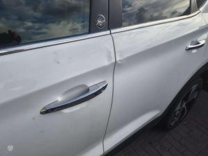 White Hyundai Tucson 2018 in Vilnius, with an engine capacity of 1.60 L and mileage of 178 thousand km for 6200 €, photo 5 on AUTOMOTO.COM.LV