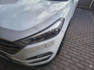 White Hyundai Tucson 2018 in Vilnius, with an engine capacity of 1.60 L and mileage of 178 thousand km for 6200 €, photo 6 on AUTOMOTO.COM.LV
