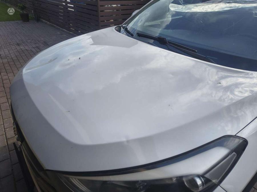 White Hyundai Tucson 2018 in Vilnius, with an engine capacity of 1.60 L and mileage of 178 thousand km for 6200 €, photo 7 on AUTOMOTO.COM.LV