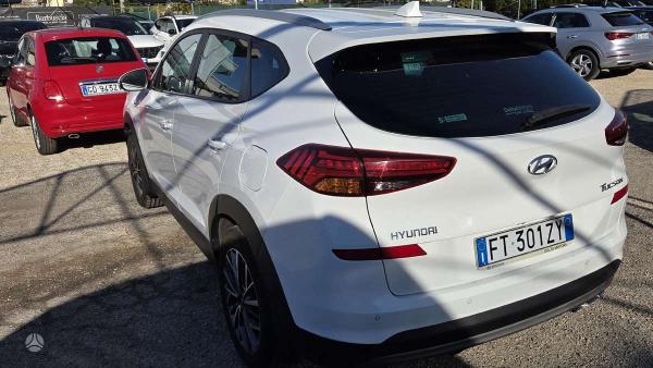 White Hyundai Tucson 2019 in Panevezys, with an engine capacity of 1.60 L and mileage of 119 thousand km for 13800 €, photo 4 on AUTOMOTO.COM.LV
